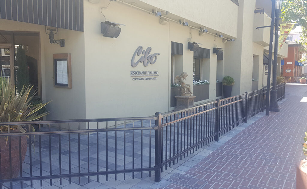 Restaurant Outdoor Patio Fencing – Commercial Fence Company, Chain Link ...